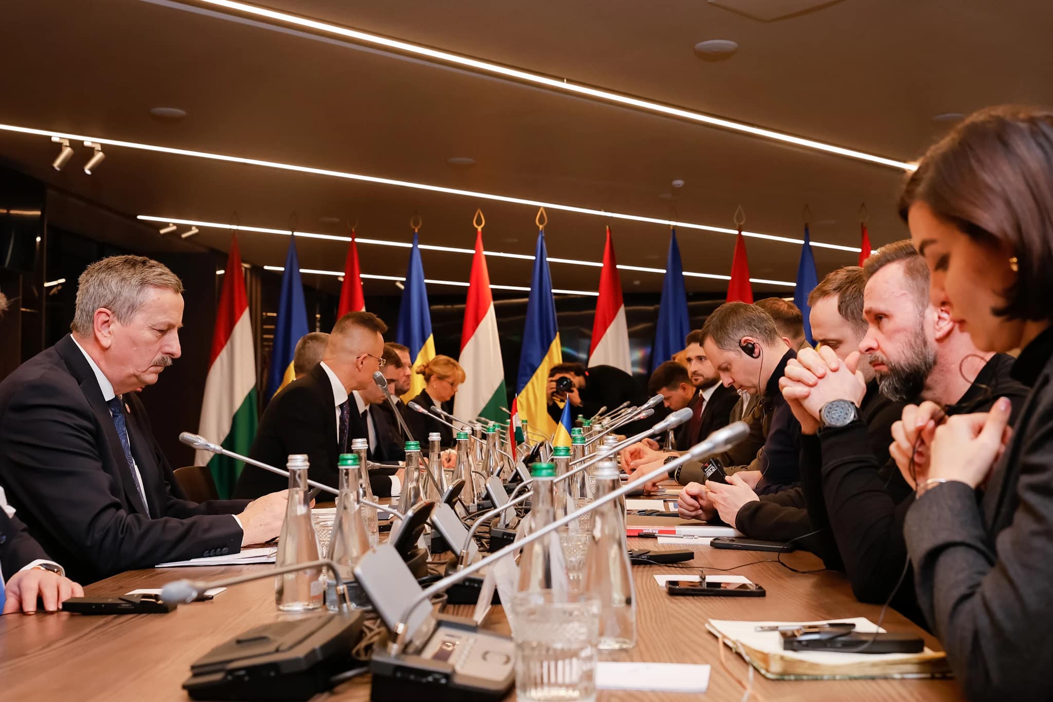 Зустріч української та угорської делегацій у розширеному форматі